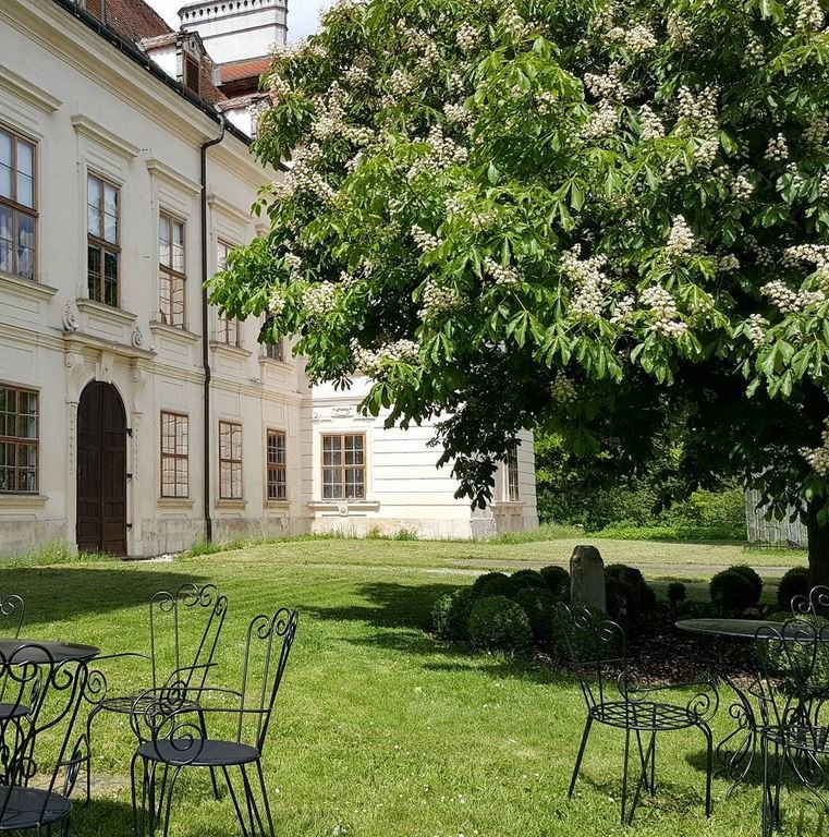 Schloss Ruegers und Burg Hardegg | Busreisen.cc