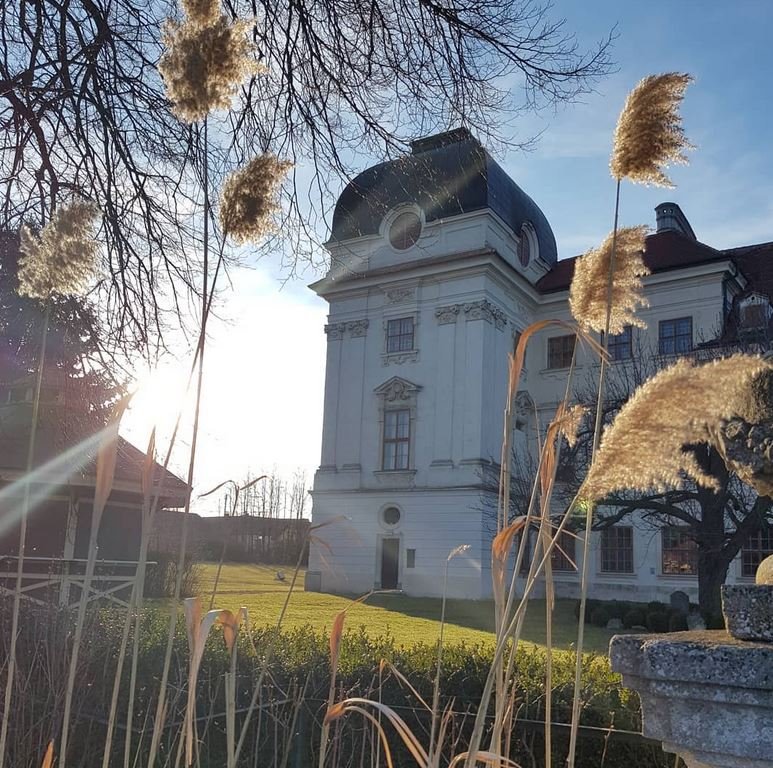 Schloss Ruegers und Burg Hardegg | Busreisen.cc