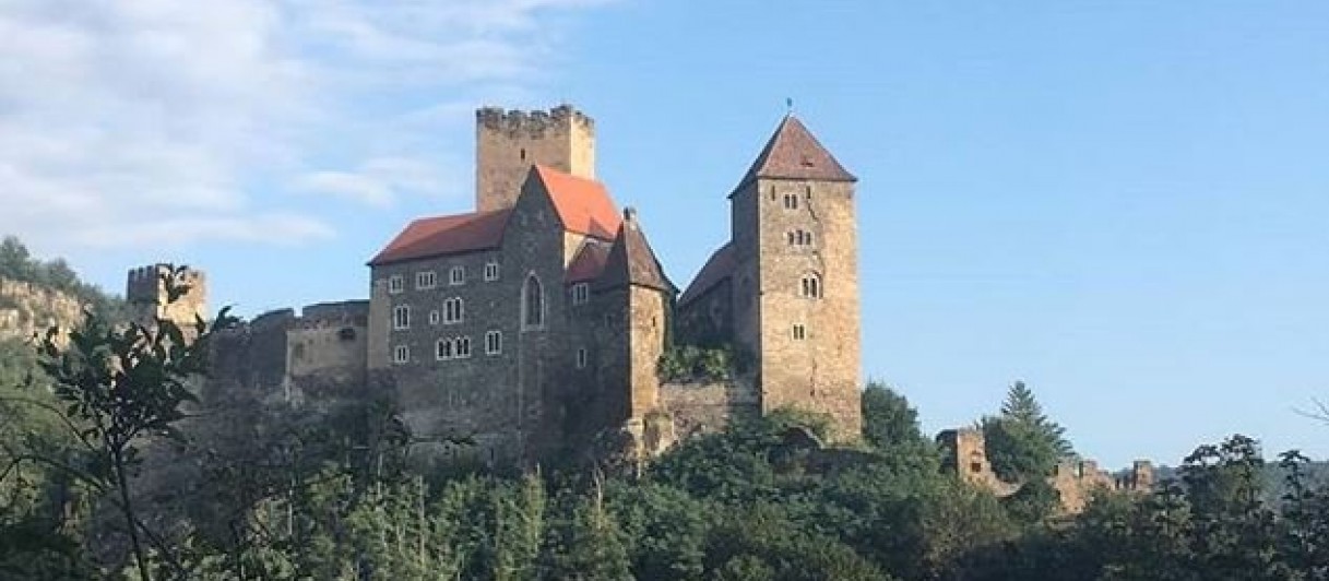 Schloss Ruegers und Burg Hardegg | Busreisen.cc