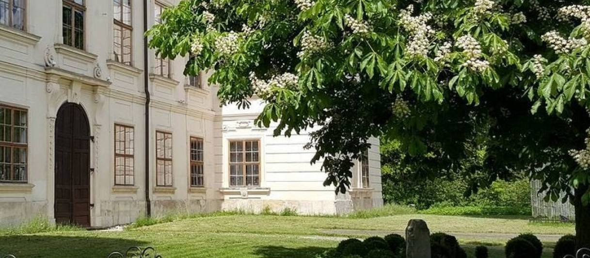 Schloss Ruegers und Burg Hardegg | Busreisen.cc