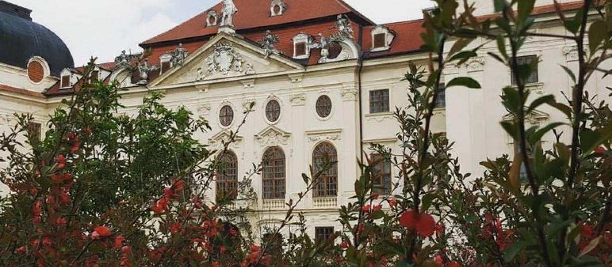 Schloss Ruegers und Burg Hardegg | Busreisen.cc